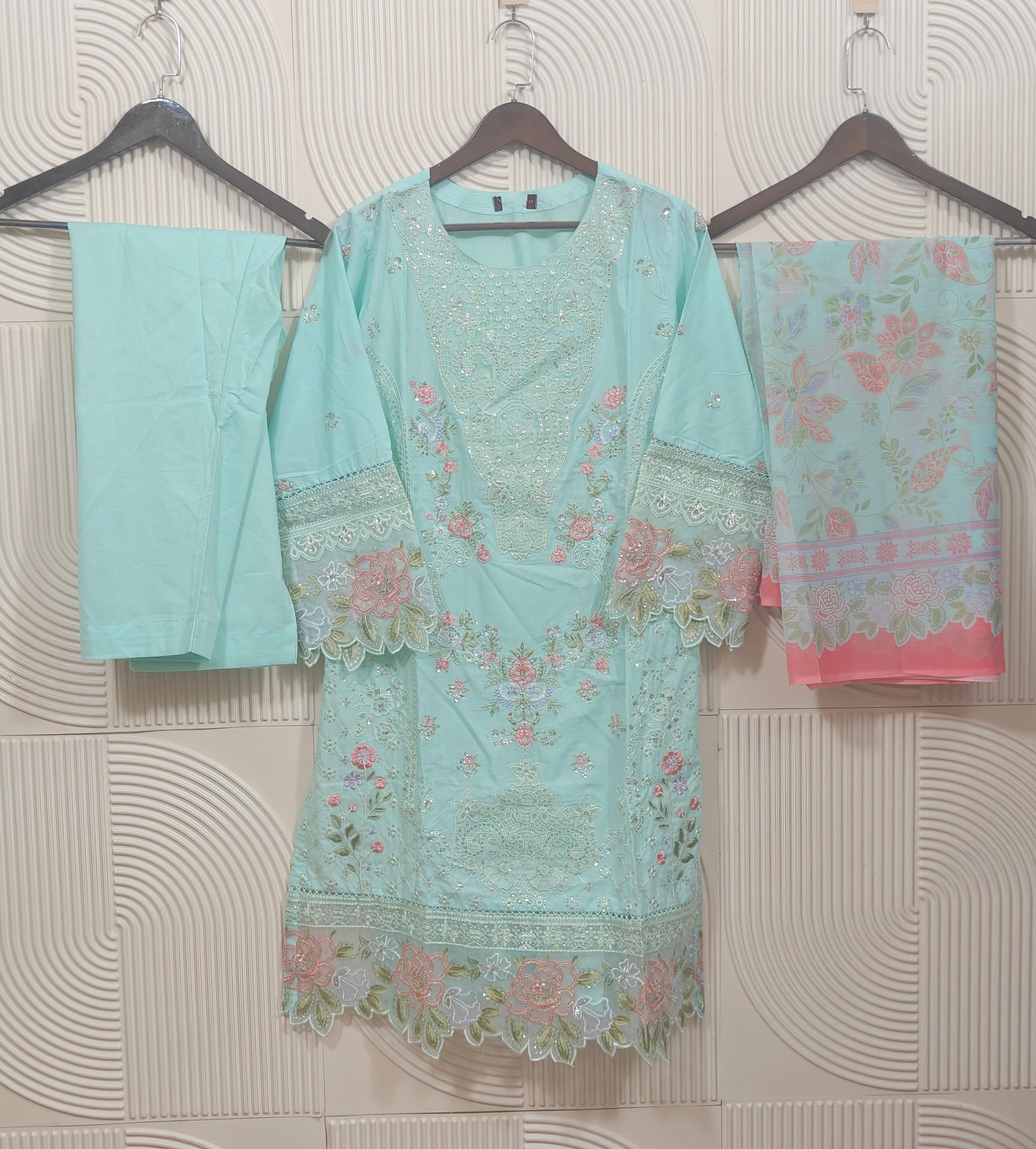 BIN SAEED FANCY LAWN 2025 D-05 – Siyaab Lawn Hub